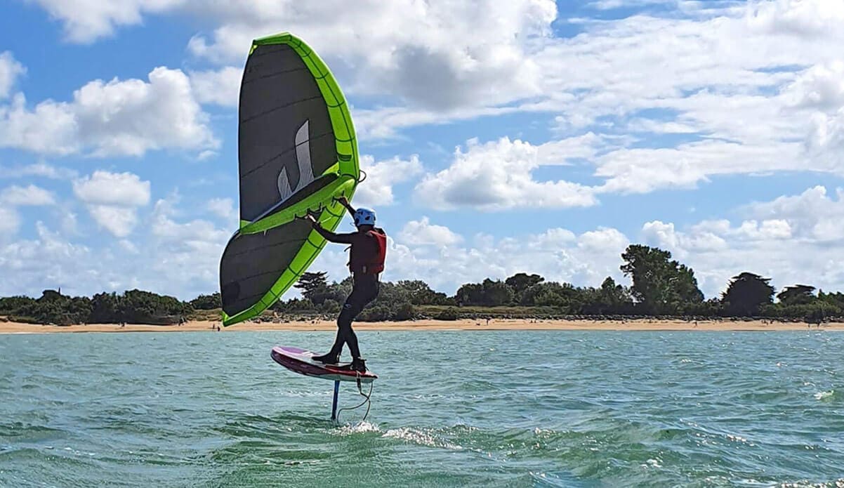 Wingfoil en Fuerteventura con escuela profesional y clases top